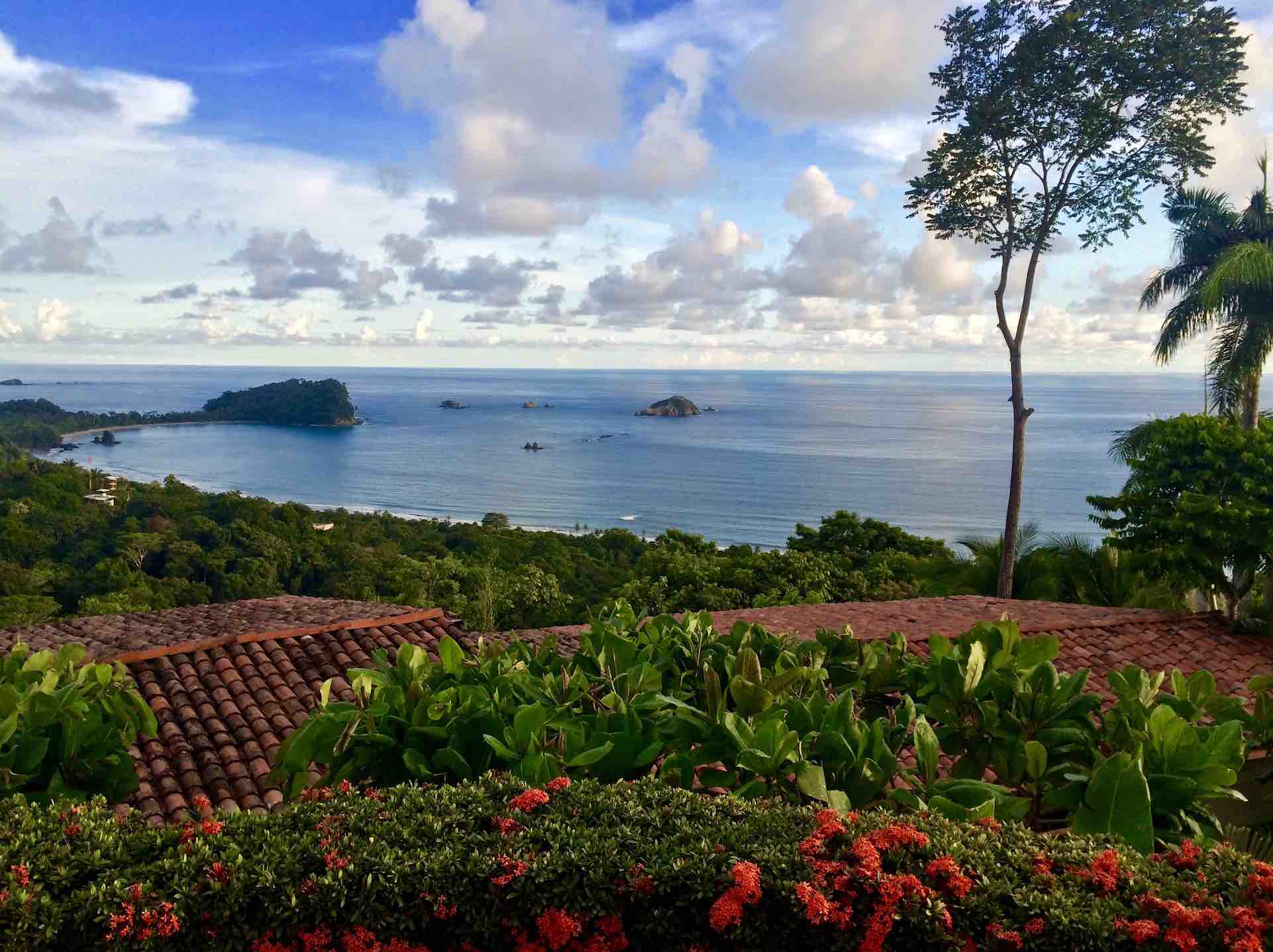 An Eco-Friendly Hotel in Quepos near Manuel Antonio Park